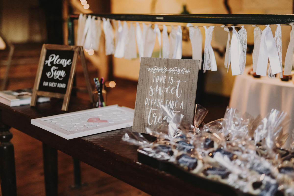 Signs to Include for a Smooth Wedding – Art Inlight